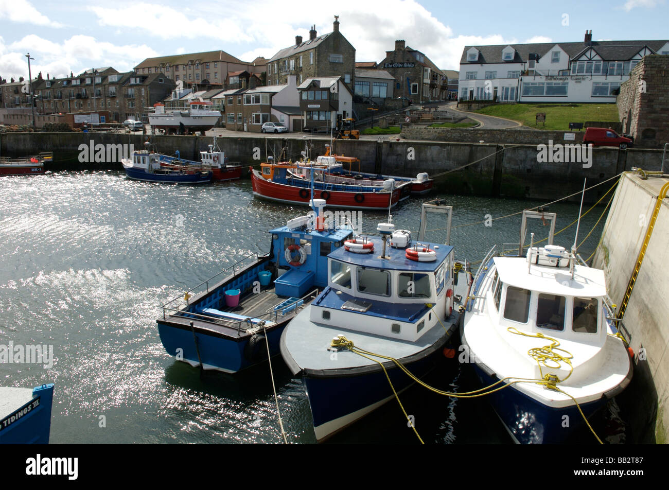 Harbour seahouses hi-res stock photography and images - Alamy