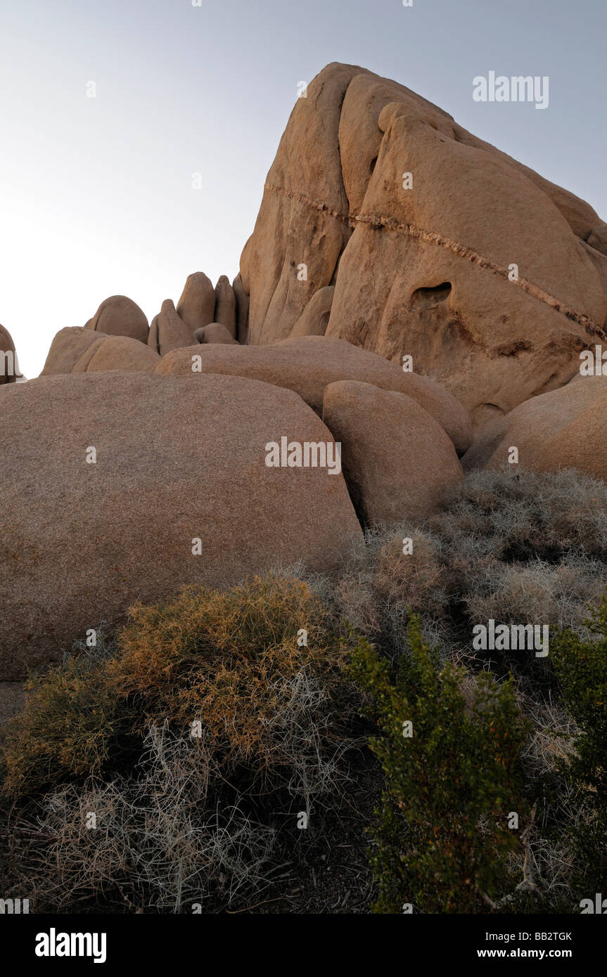 Boulders of rock hi-res stock photography and images - Alamy