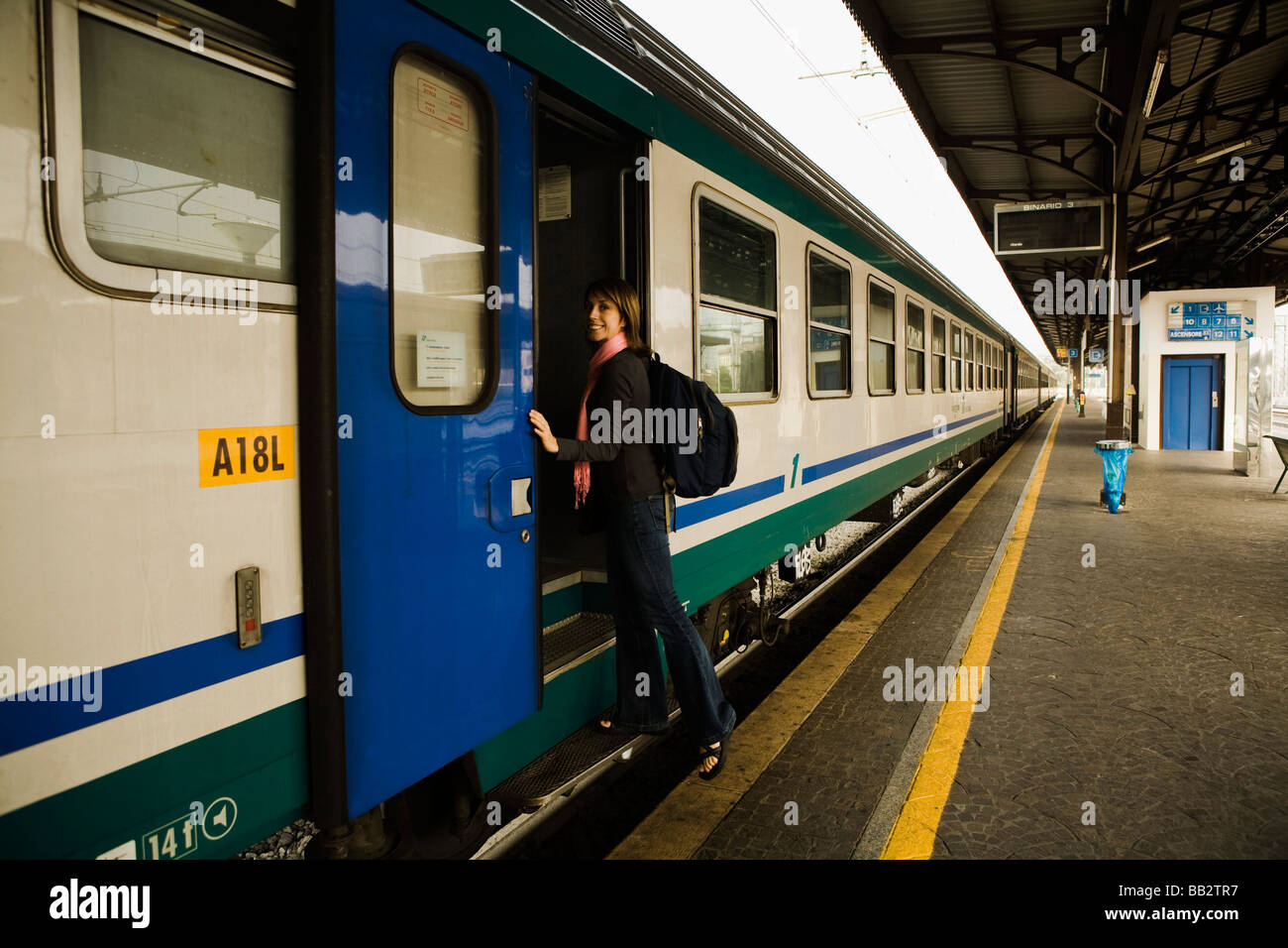 Verona train station hi-res stock photography and images - Alamy
