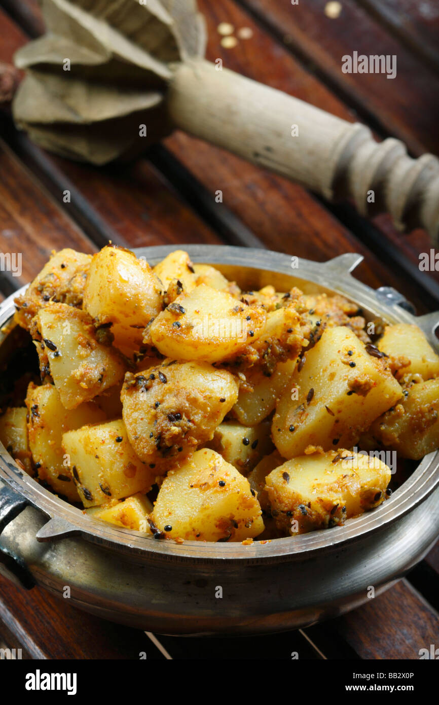 Aloo Saag - A dish made from spinach and potatoes Stock Photo - Alamy