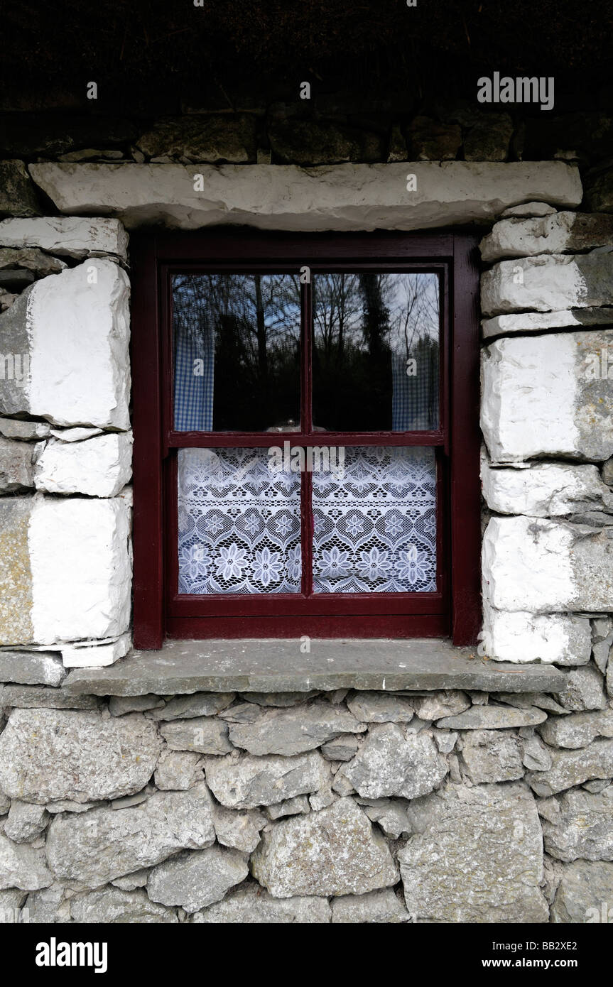 Exterior view window hi-res stock photography and images - Alamy