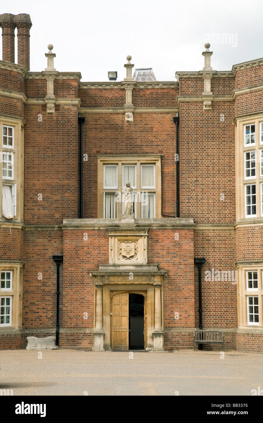 New hall school for girls hi-res stock photography and images - Alamy