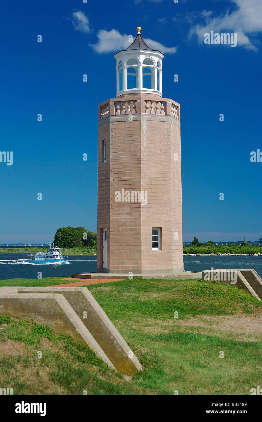 North America, USA, Connecticut, Groton. Avery Point Lighthouse, on the ...