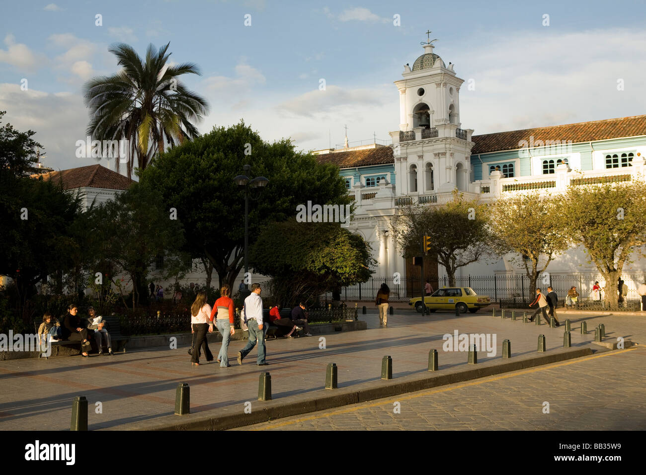 Ecuador cuenca central market hi-res stock photography and images - Alamy