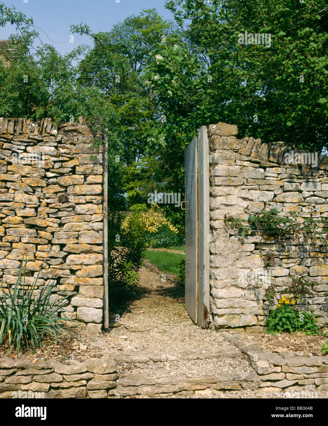Opening garden england english hi-res stock photography and images - Alamy