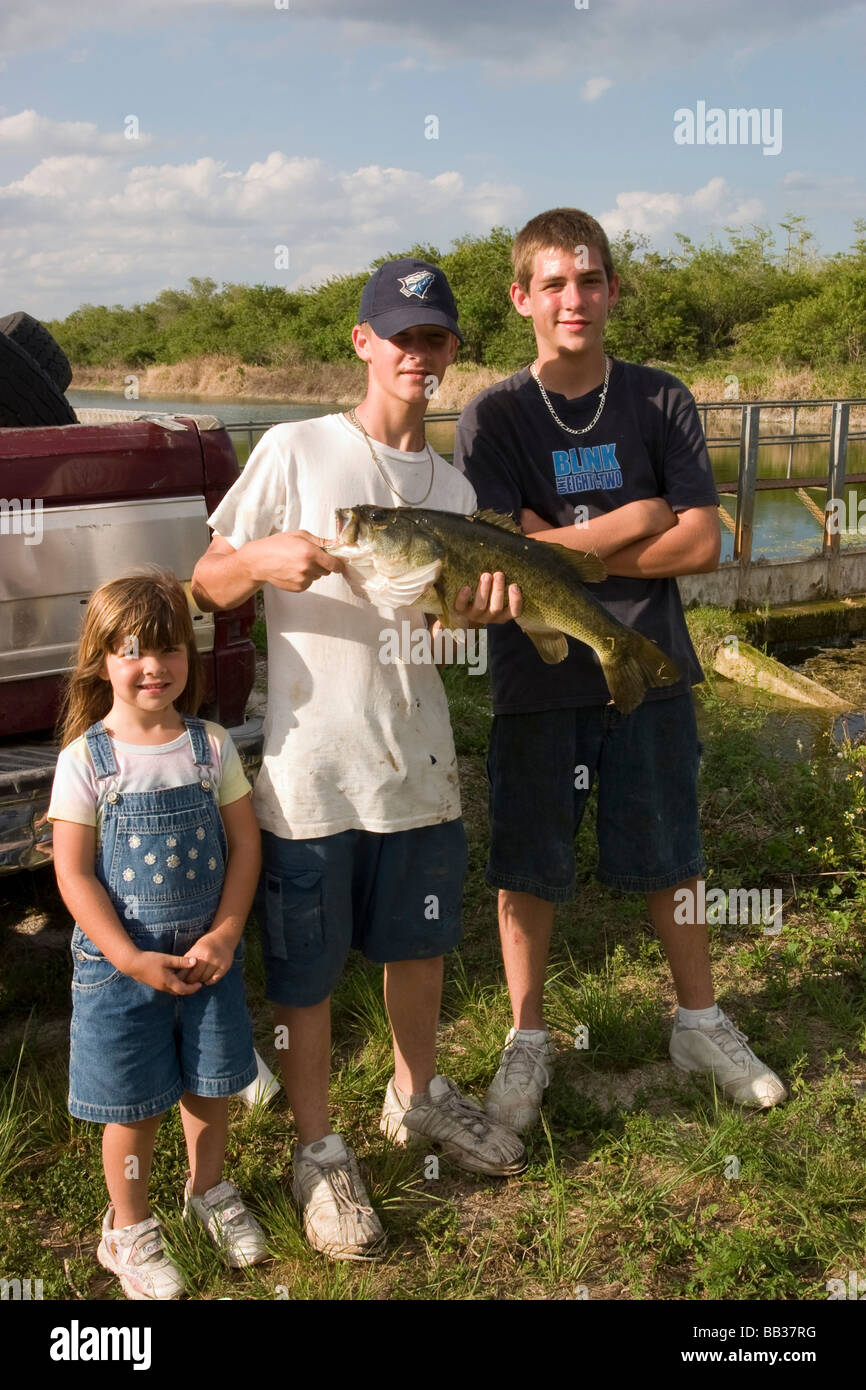 An afternoon's catch of freshwater fish from a south Florida canal ...