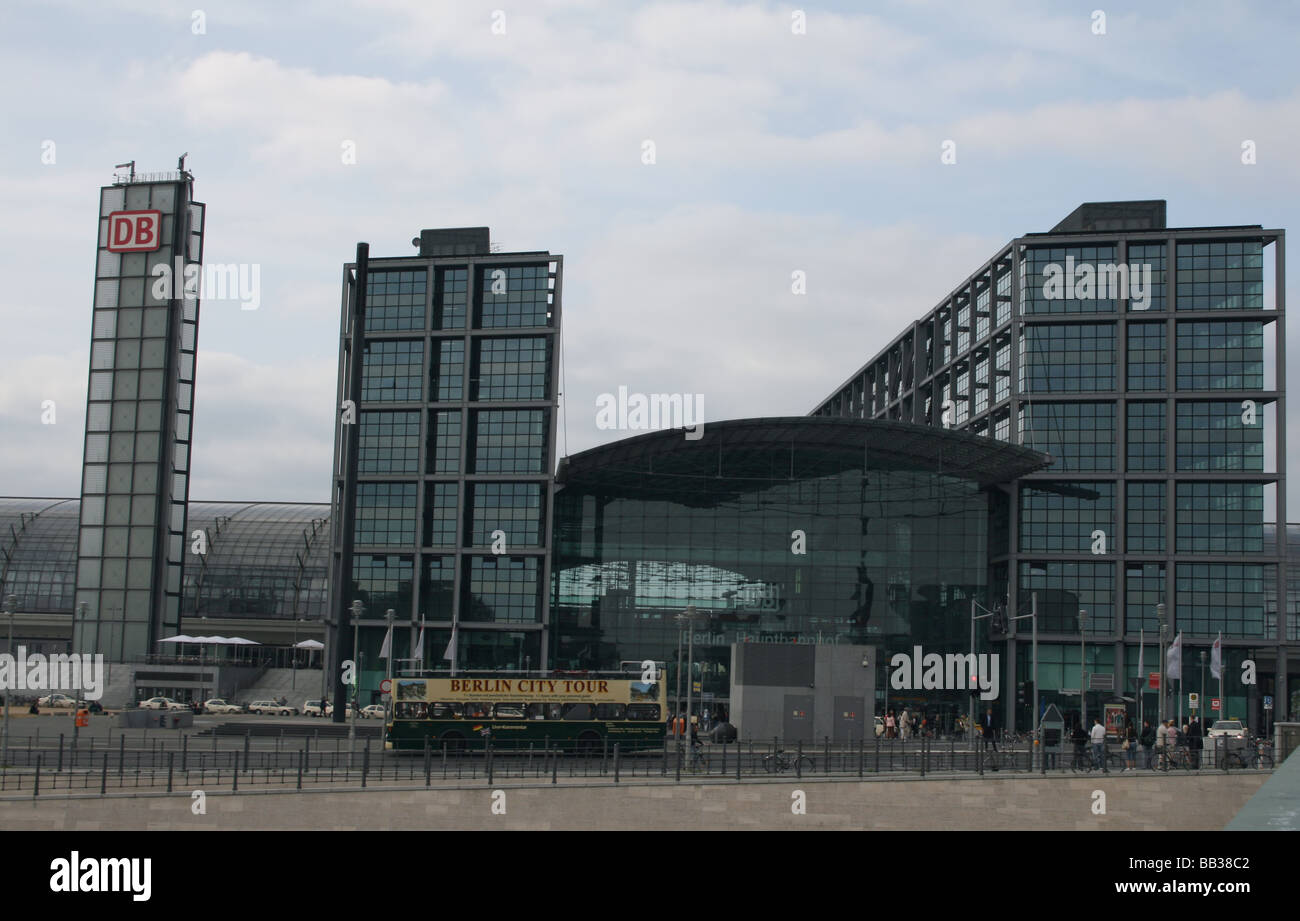 exterior view of Berlin bahnhof Germany May 2008 Stock Photo - Alamy