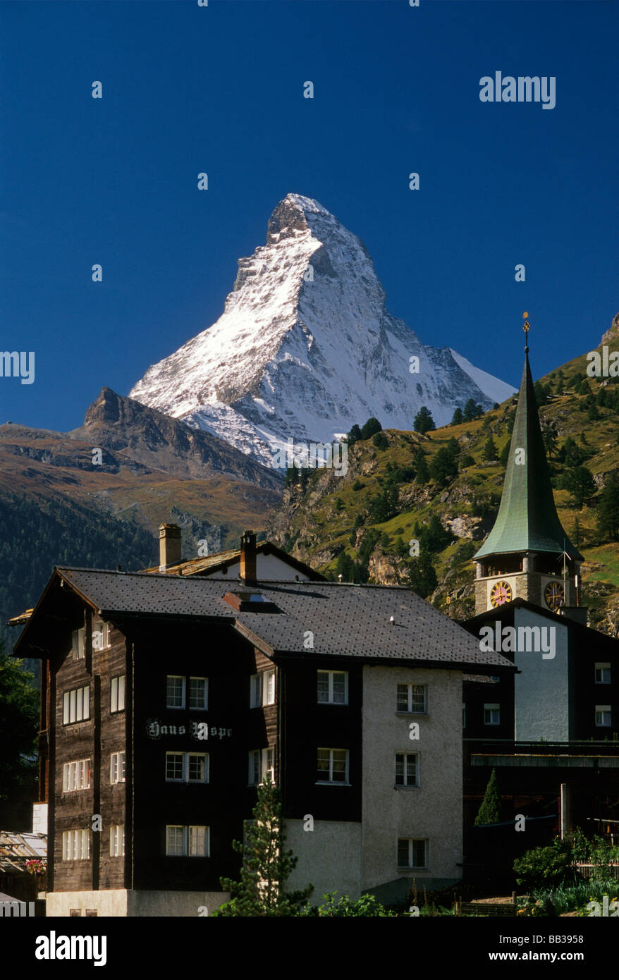 View matterhorn classic mountain hi-res stock photography and images ...