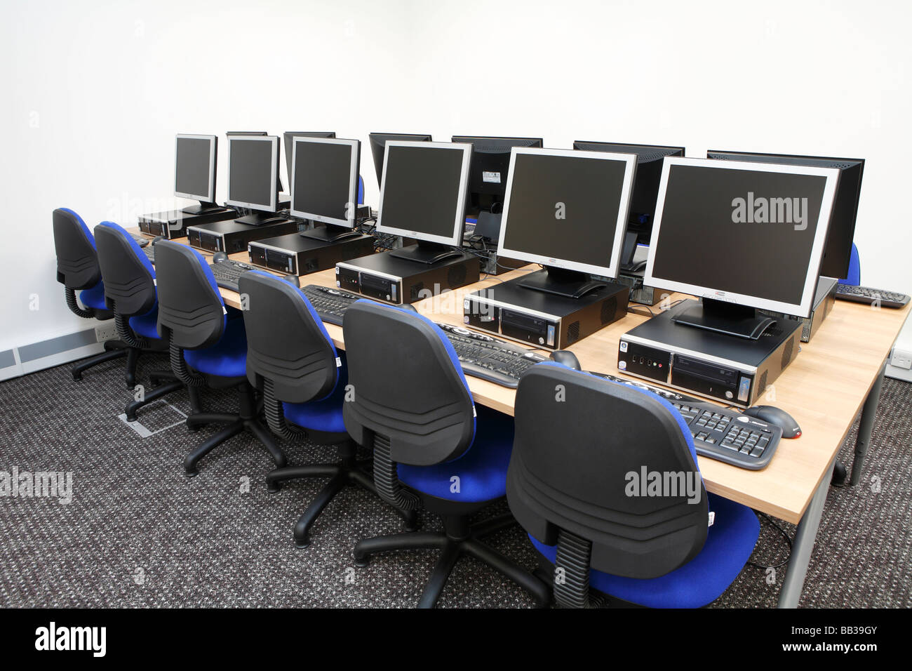 Computers hi-res stock photography and images - Alamy