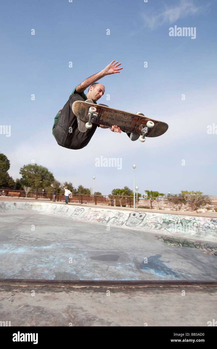 Big skate hi-res stock photography and images - Alamy