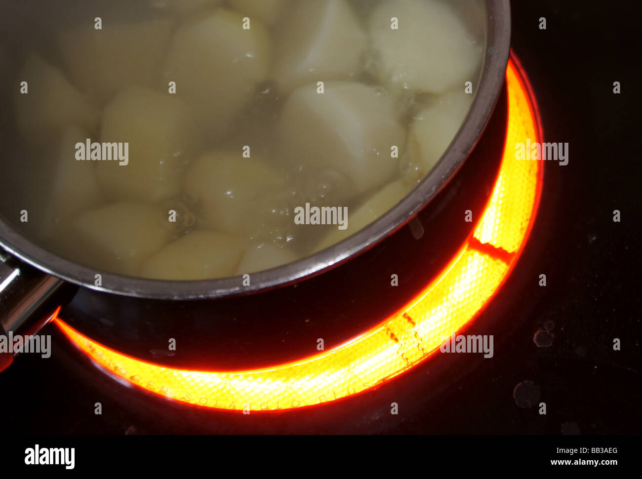 Cup boil cooks boiling hi-res stock photography and images - Alamy