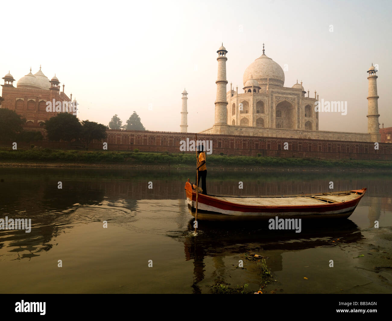 Person in boat in front of taj mahal hi-res stock photography and ...