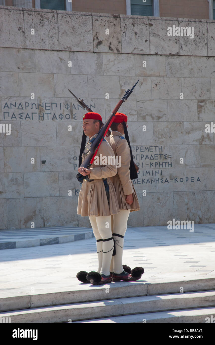 Evzones hi-res stock photography and images - Alamy