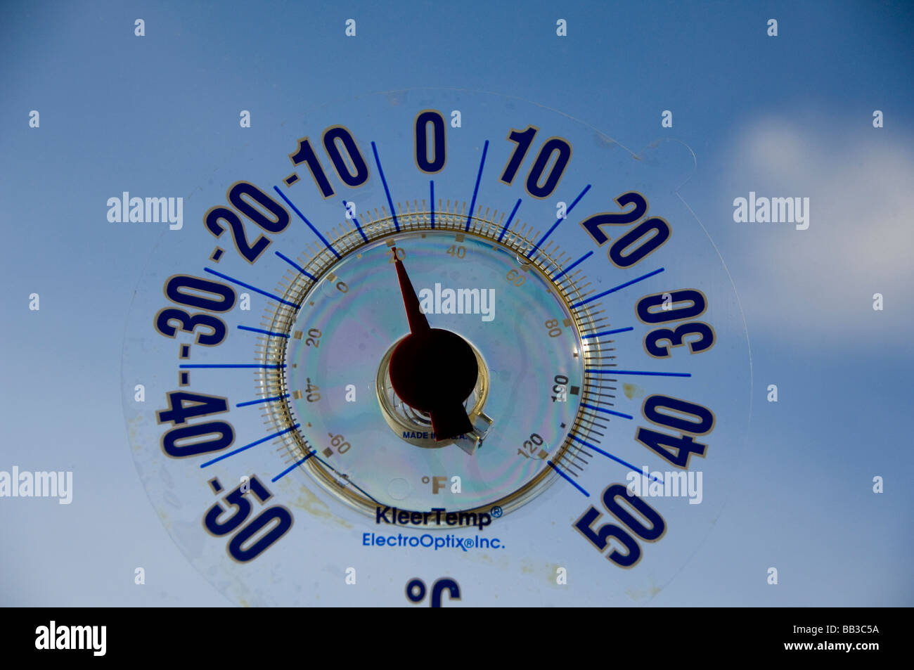 Below freezing thermometer hi-res stock photography and images - Alamy