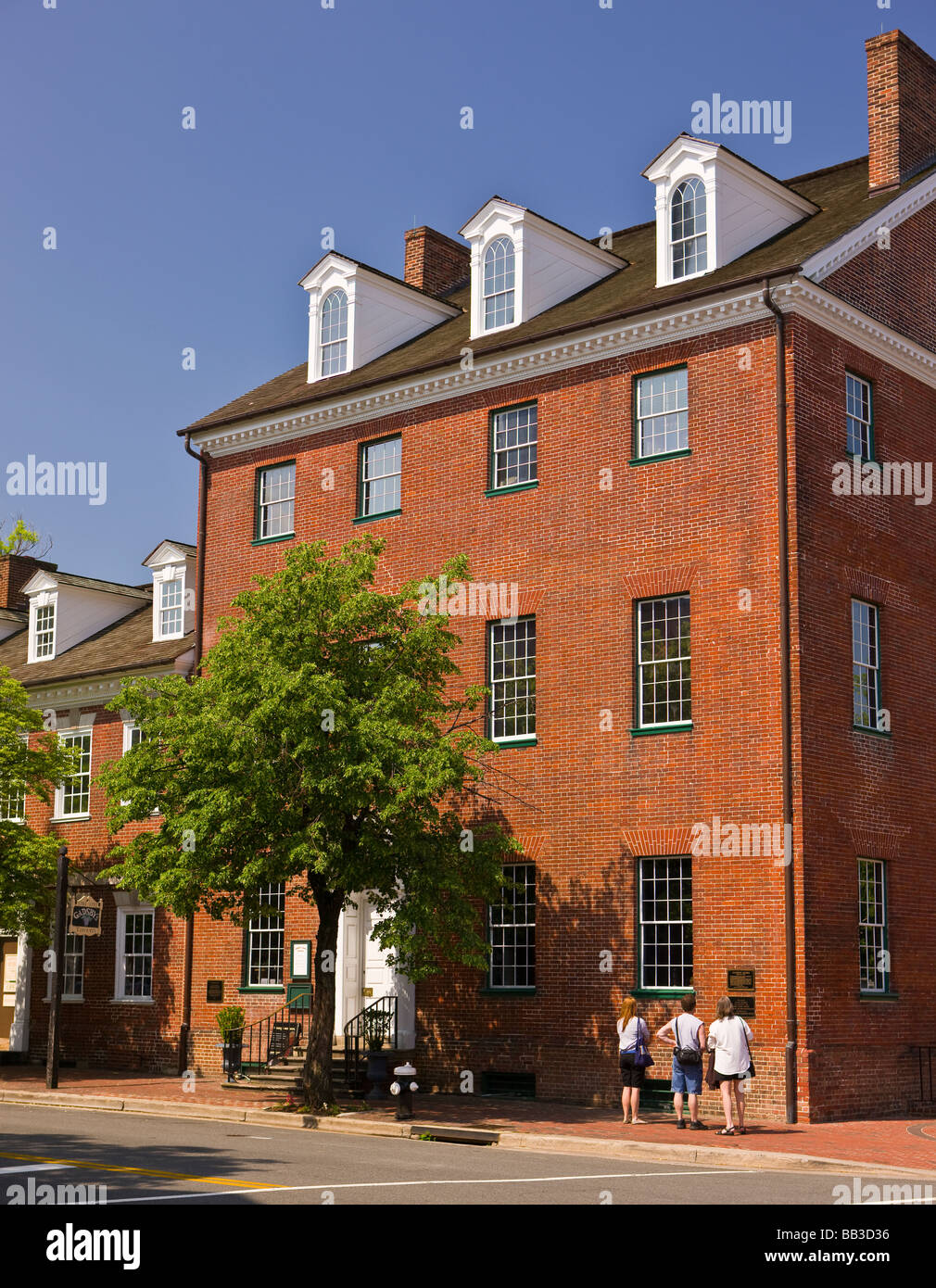 ALEXANDRIA VIRGINIA USA Gadsby s Tavern on North Royal Street in Old ...