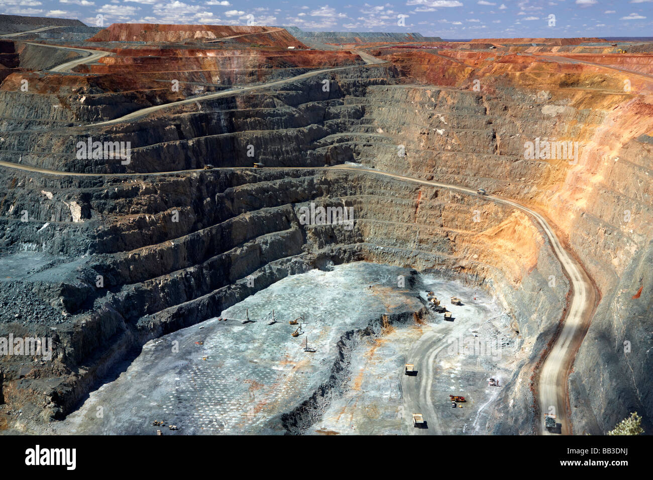 Trucks carrying gold bearing rock out of the 'Super Pit' open cut gold ...