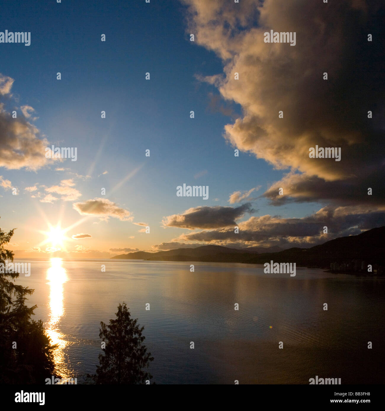 NA, Canada, BC, Vancouver, Sunset over Burrard Inlet and English Bay ...