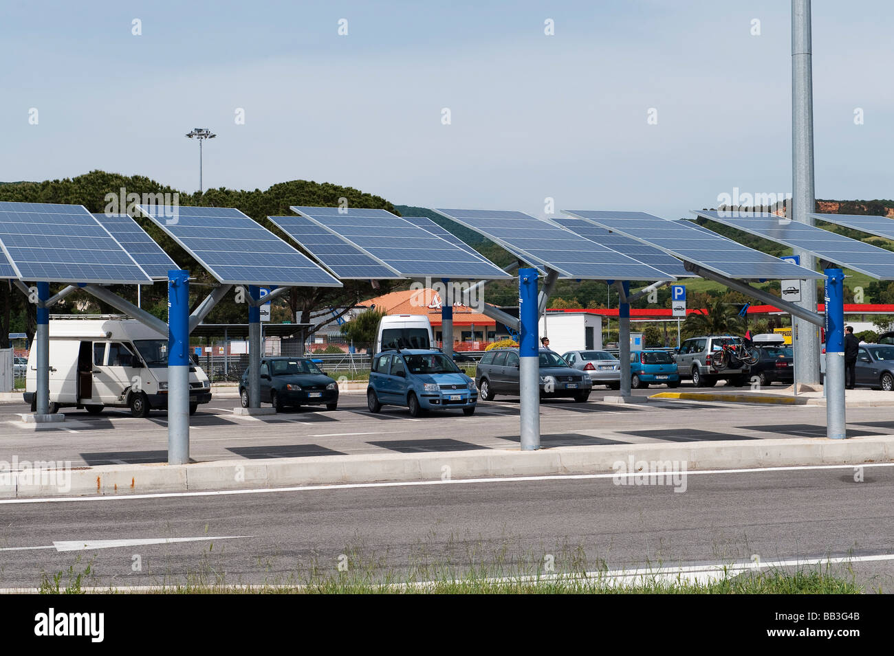 Solar shade parking hi-res stock photography and images - Alamy