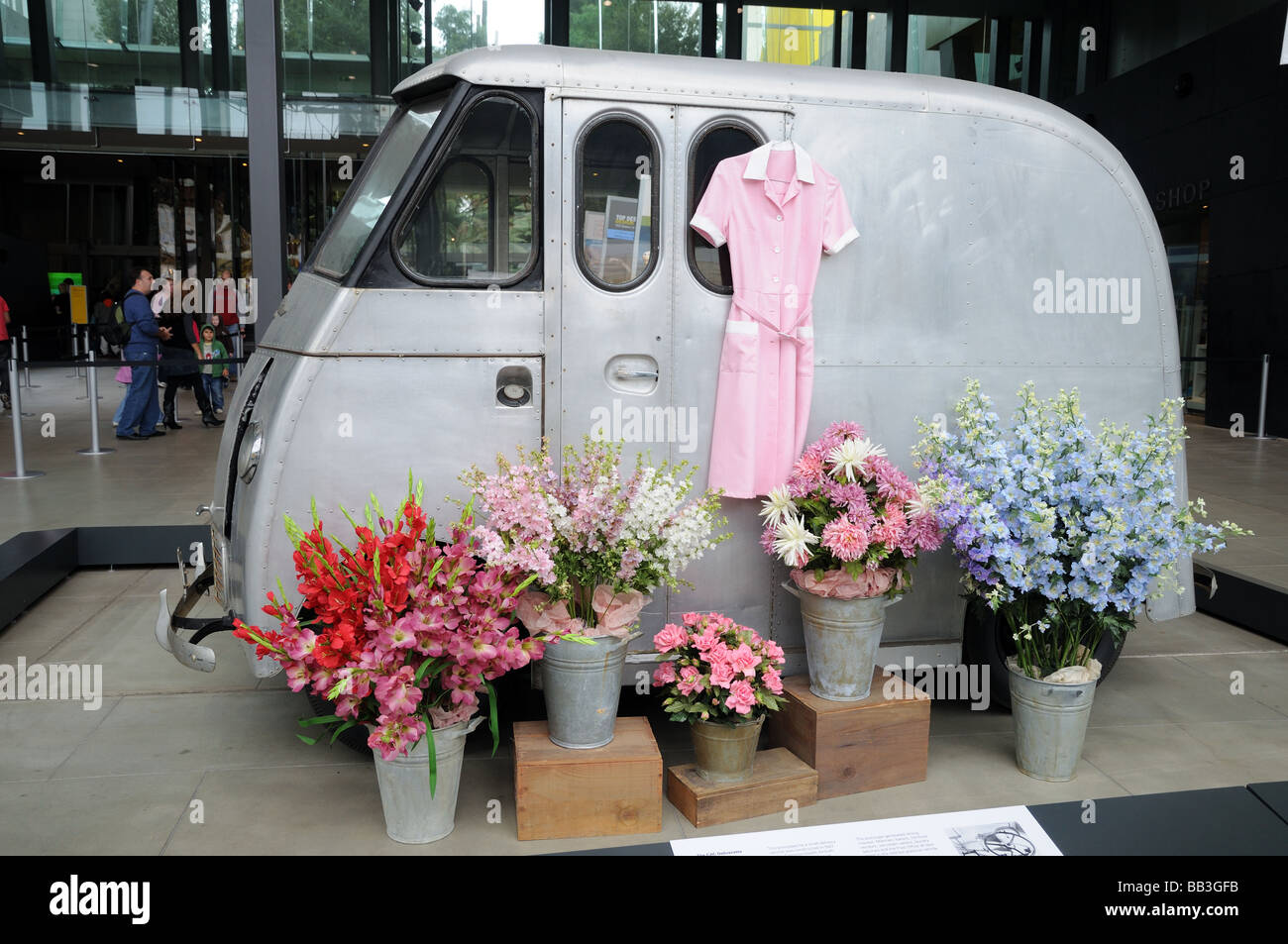 Melbourne museum entrance hi-res stock photography and images - Alamy