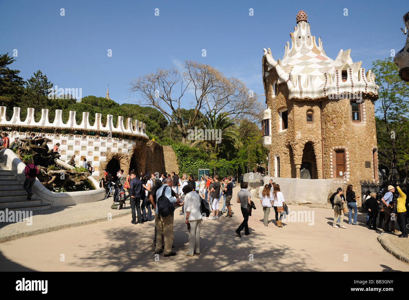Tourists in park hi-res stock photography and images - Alamy