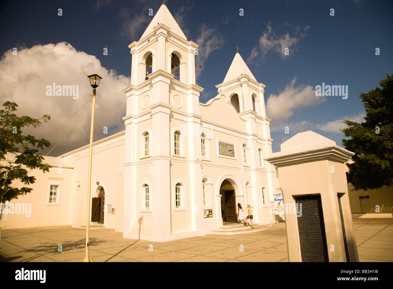 Exterior church cabo san lucas hi-res stock photography and images - Alamy