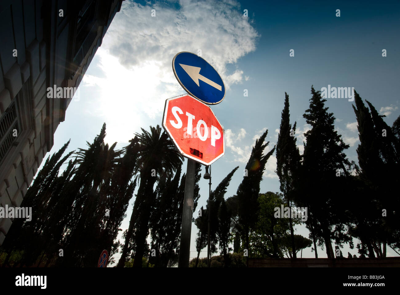 red stop sign Stock Photo - Alamy