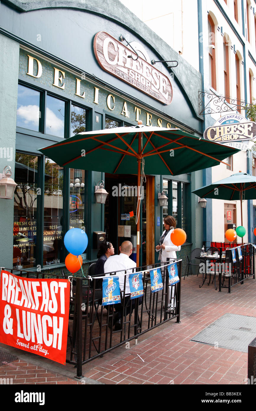 Sandwich shop exterior hi-res stock photography and images - Alamy