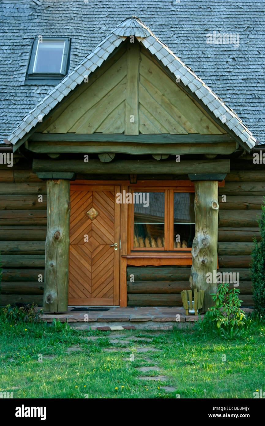 Log columns hi-res stock photography and images - Alamy