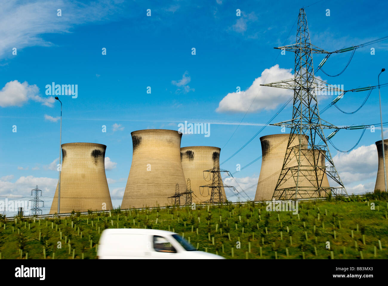 image of Ferrybridge power station in west yorkshire Stock Photo - Alamy