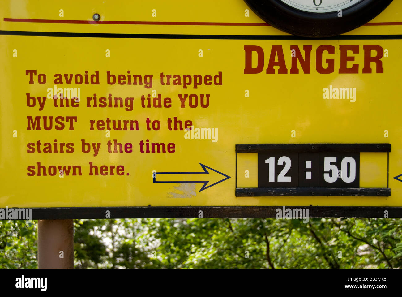 Tide warning sign hi-res stock photography and images - Alamy