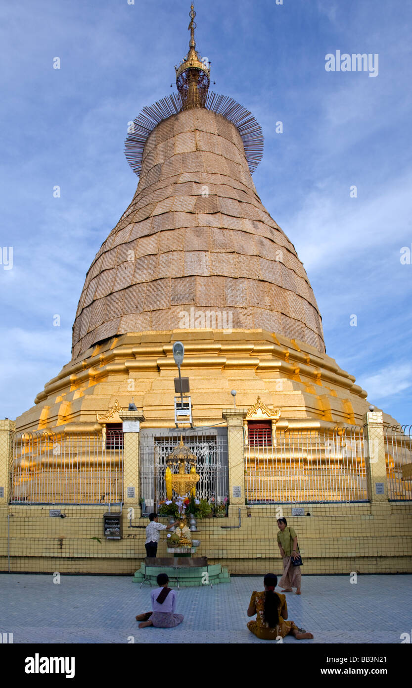 Botataung pagoda hi-res stock photography and images - Alamy