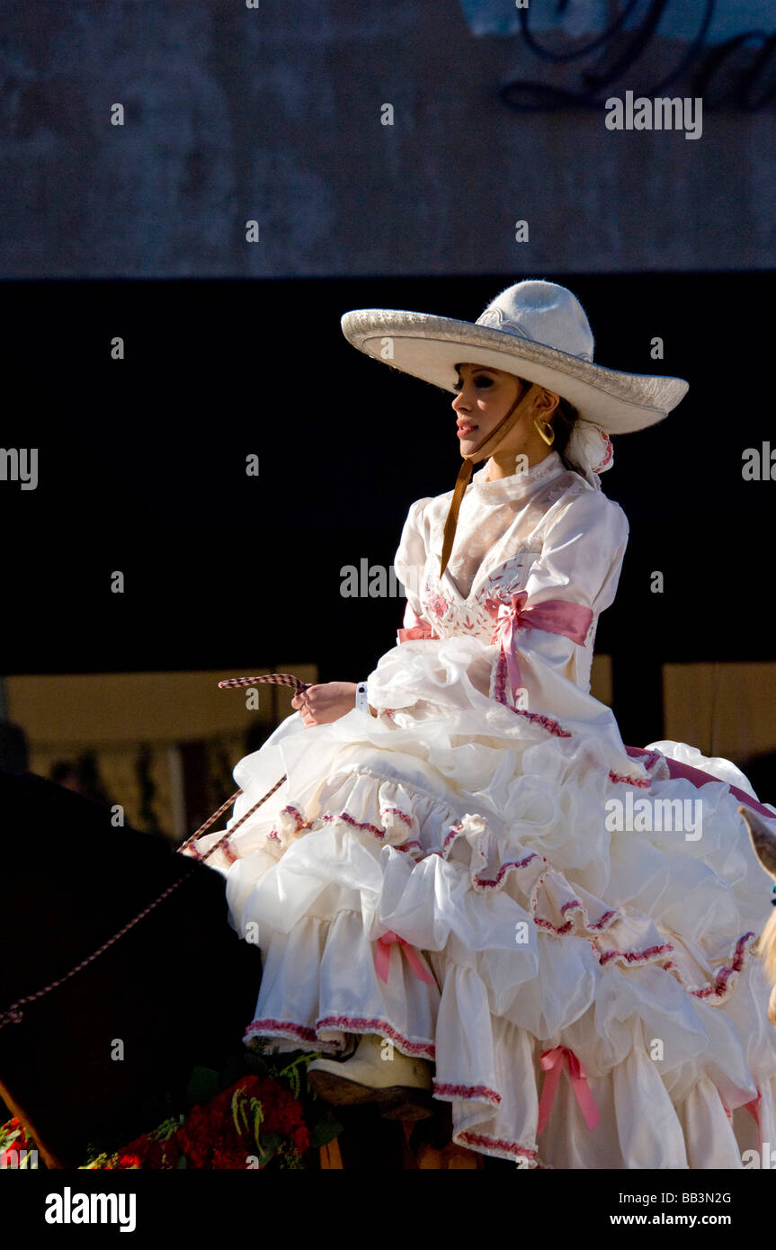 California, Pasadena. 2009 Tournament of Roses, Rose Parade. Martines ...