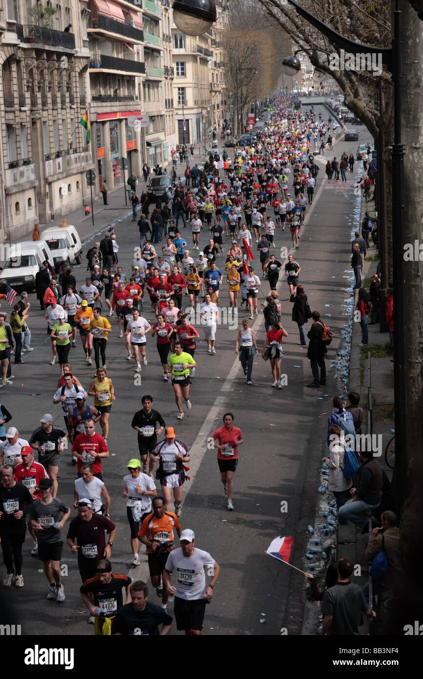 Paris marathon hi-res stock photography and images - Alamy