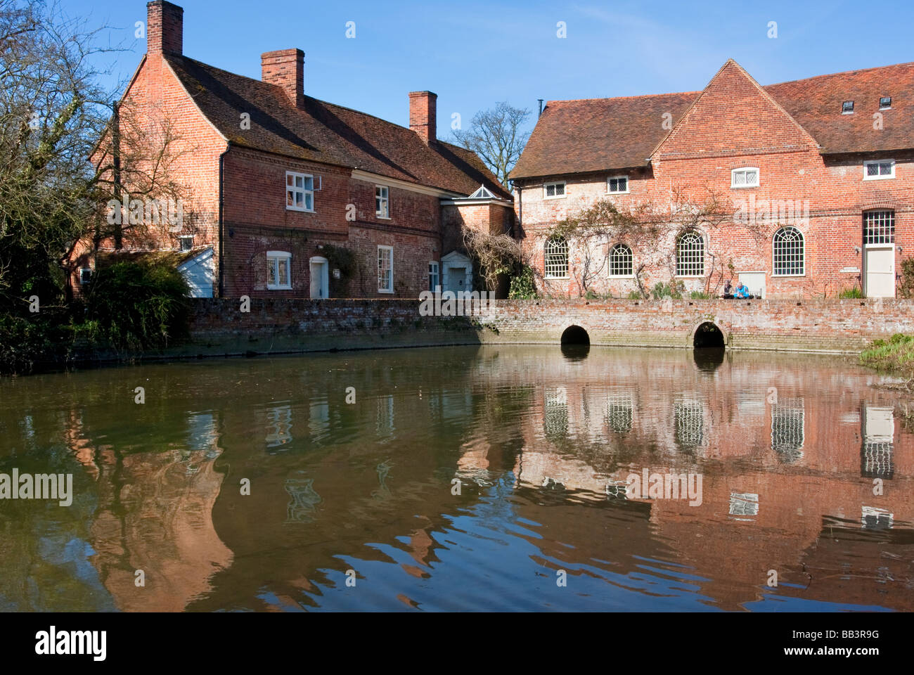 The Watermill at Flatford on the River Stour in the Suffolk Countryside ...