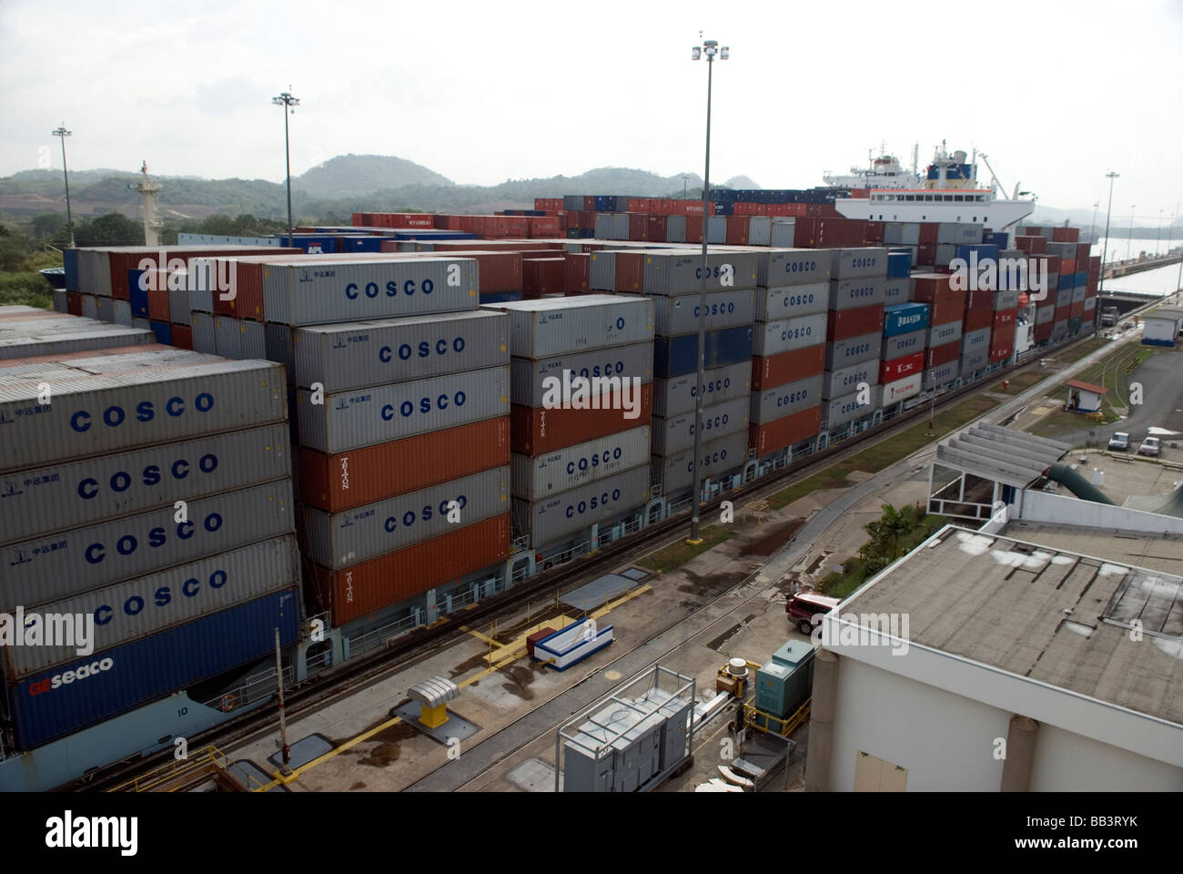 A Panamax ship has about 2 feet of manoeuvring room when it passes ...