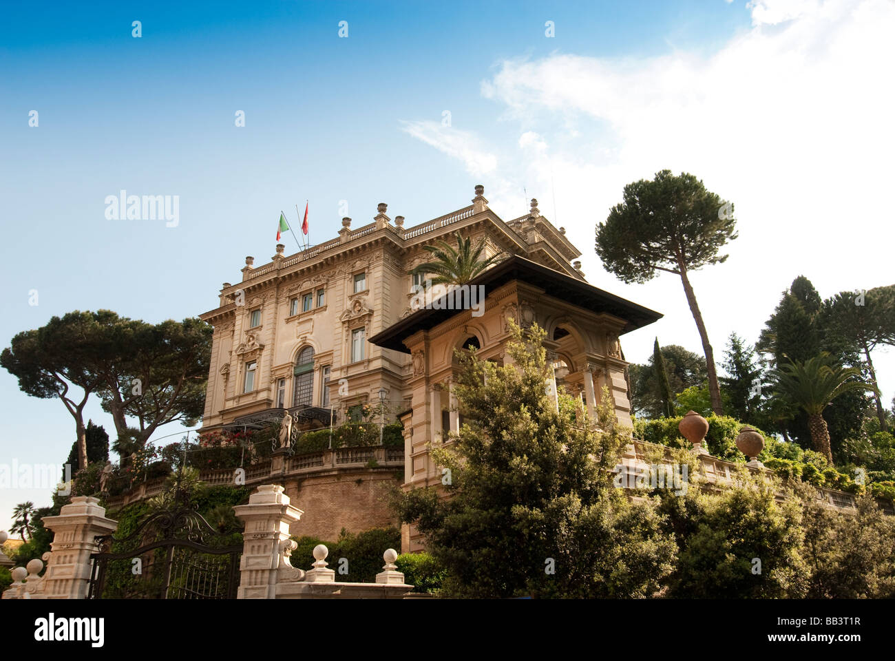 Swiss building hi-res stock photography and images - Alamy