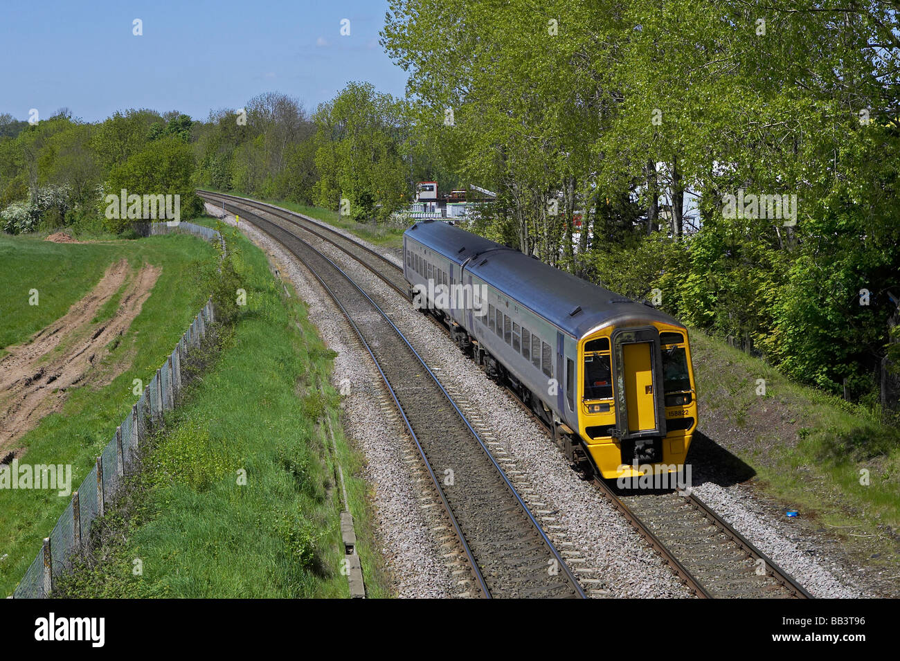 Arriva Trains Wales 158822 passes through Shifnal with a Aberystwyth ...