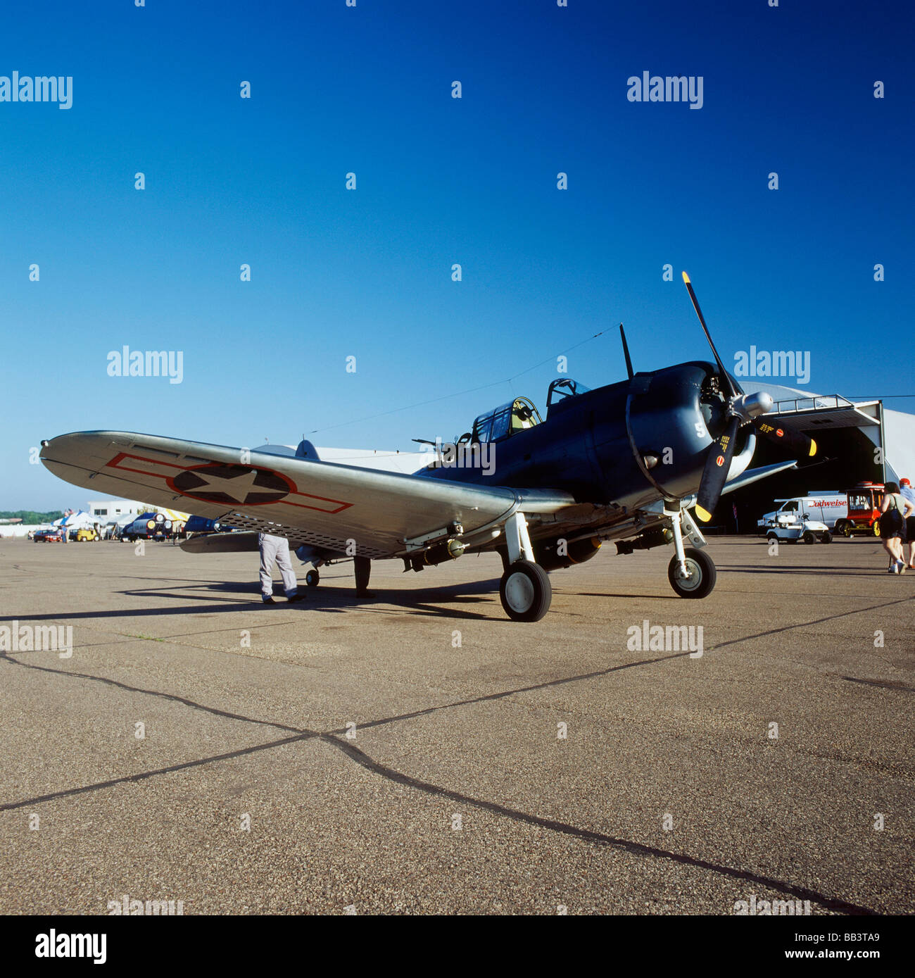 Sbd dauntless gunner hi-res stock photography and images - Alamy