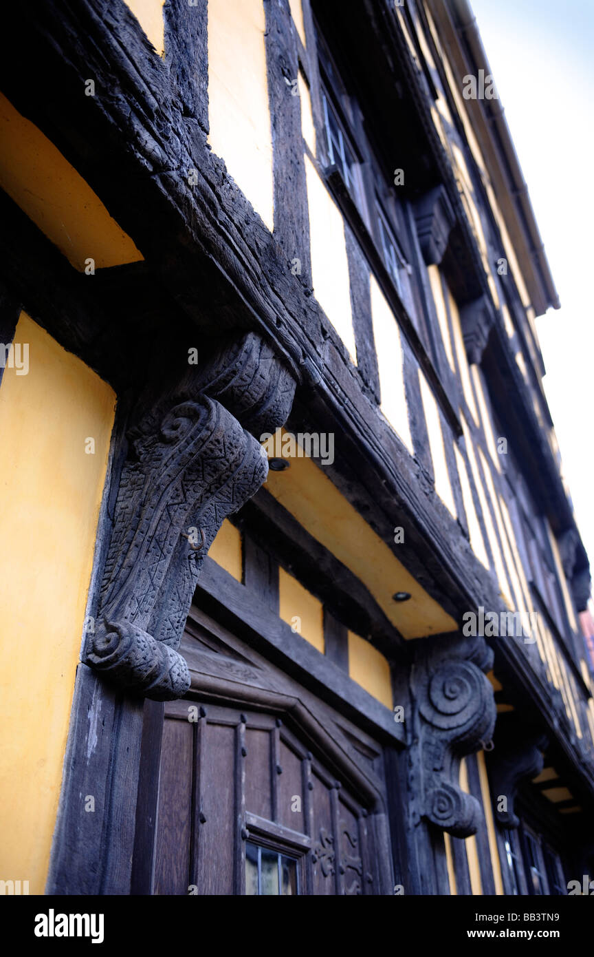 Medieval carved oak hi-res stock photography and images - Alamy