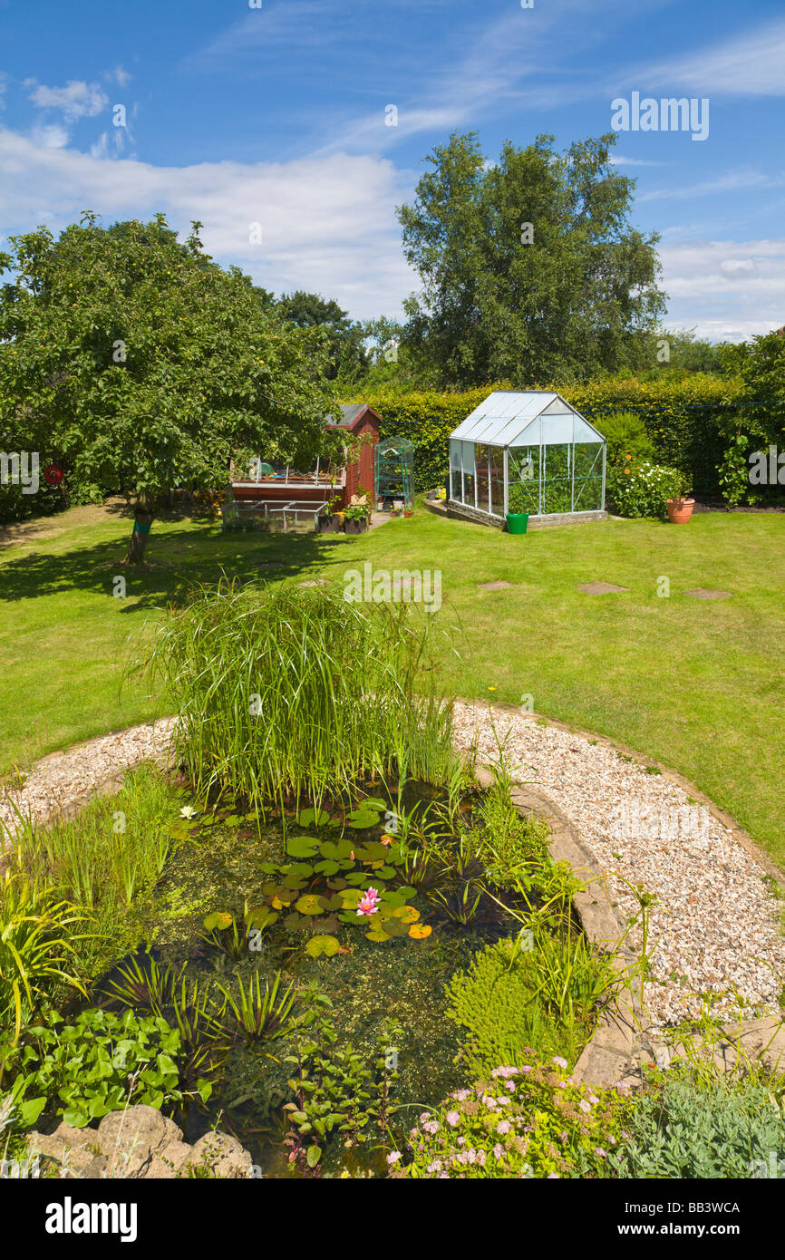 Back garden hi-res stock photography and images - Alamy