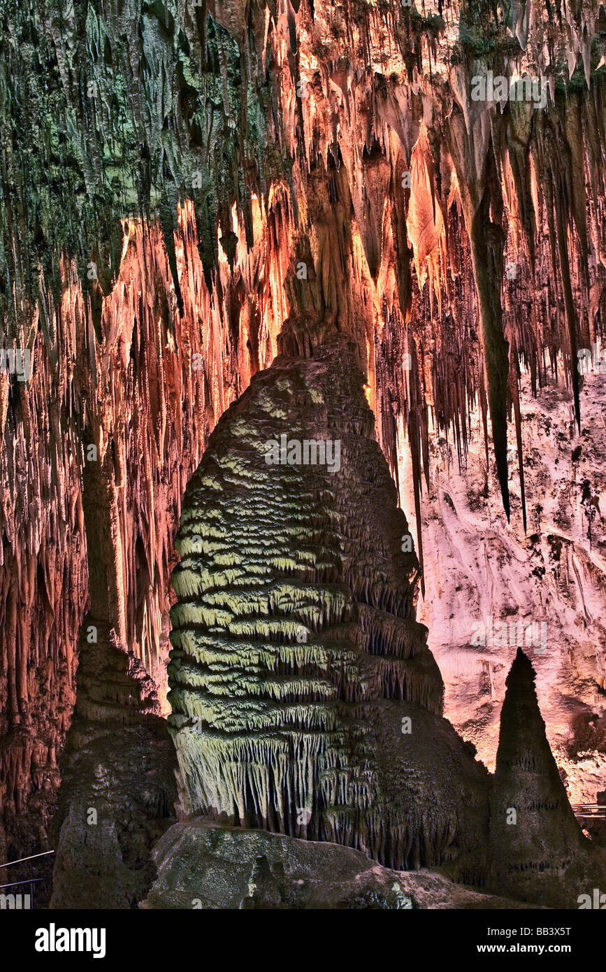 Stalagtites & stalagmites, Temple of the Sun formation, Big Room Stock ...