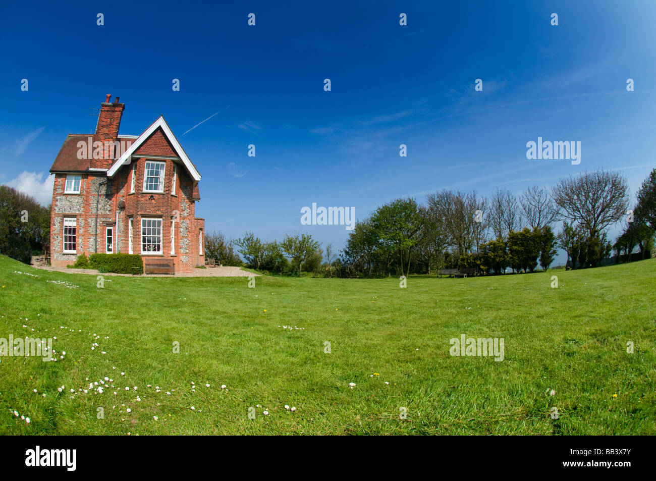 Spring country house hi-res stock photography and images - Alamy