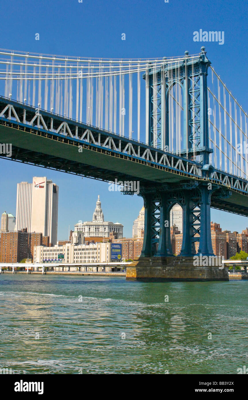 USA, New York, New York City. Manhattan Bridge over the East River with ...