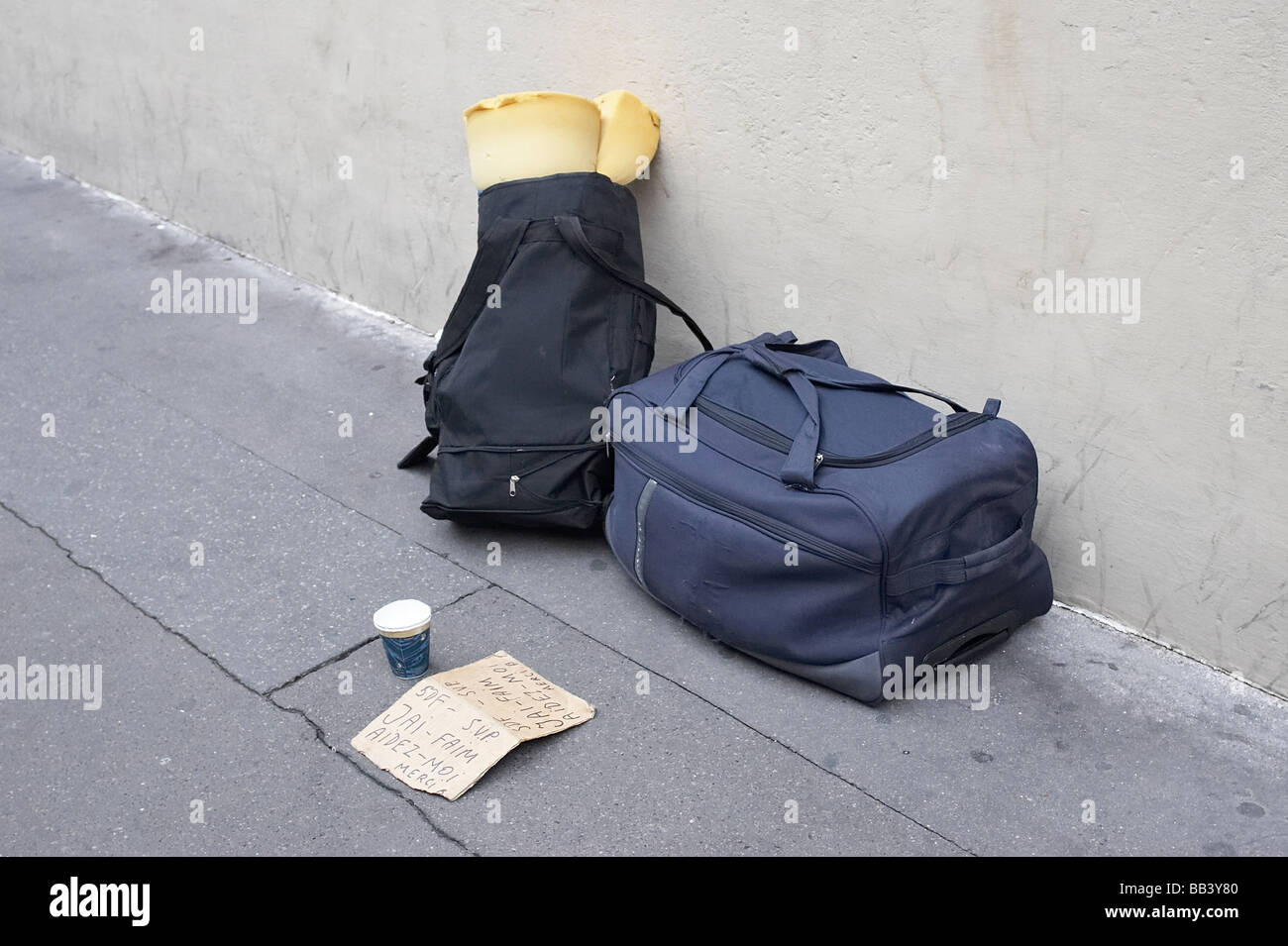 Two beggars hi-res stock photography and images - Alamy