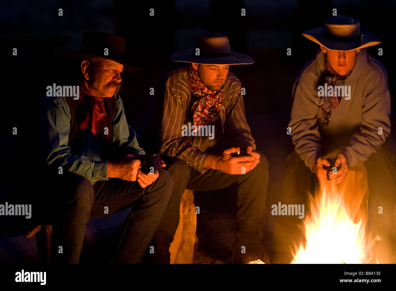 Cowboys campfire hi-res stock photography and images - Alamy