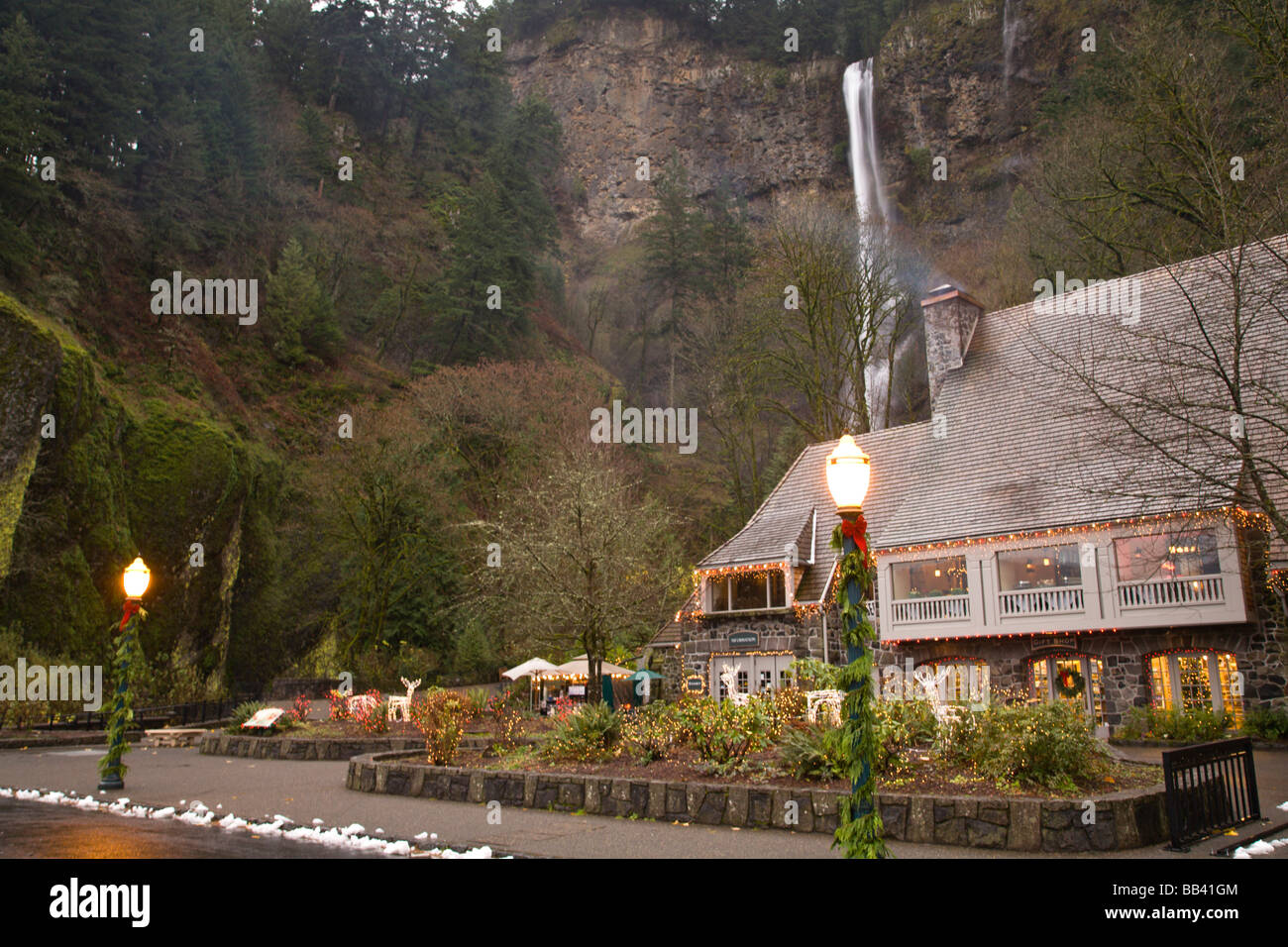 Columbia gorge hotel hi-res stock photography and images - Alamy