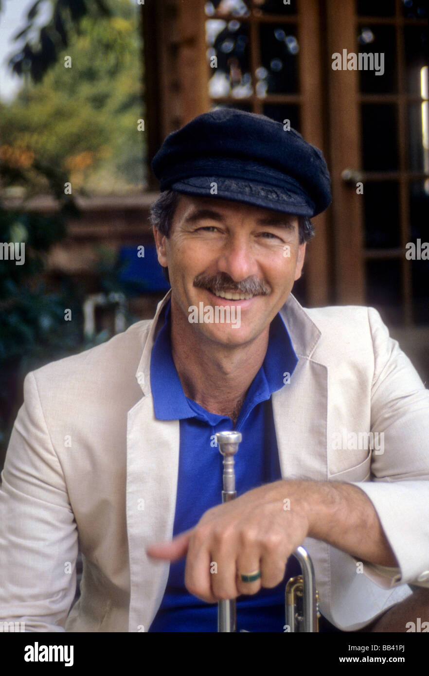 Play trumpet hi-res stock photography and images - Alamy