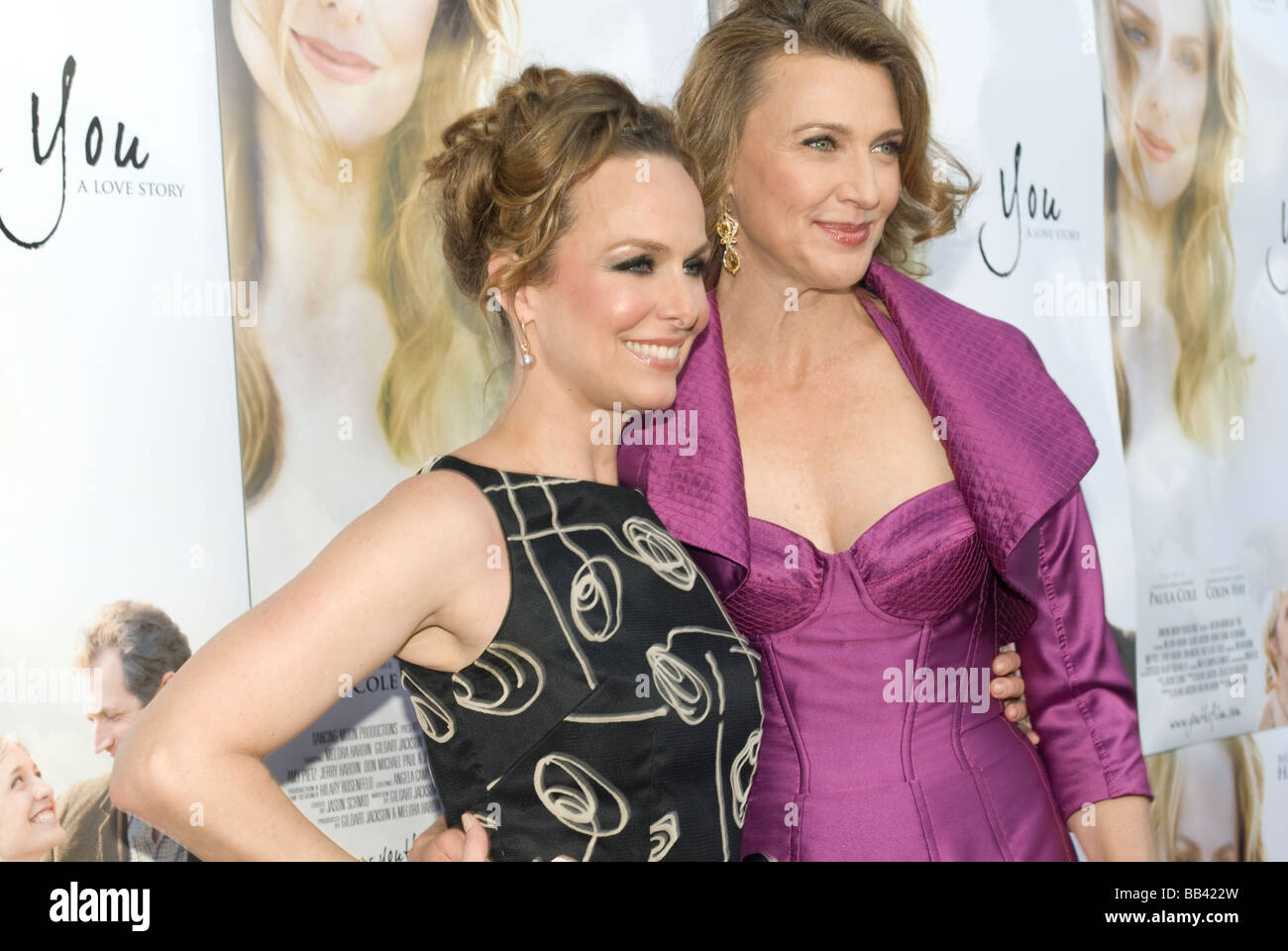 "You" premiere -- Melora Hardin & Brenda Strong Stock Photo - Alamy