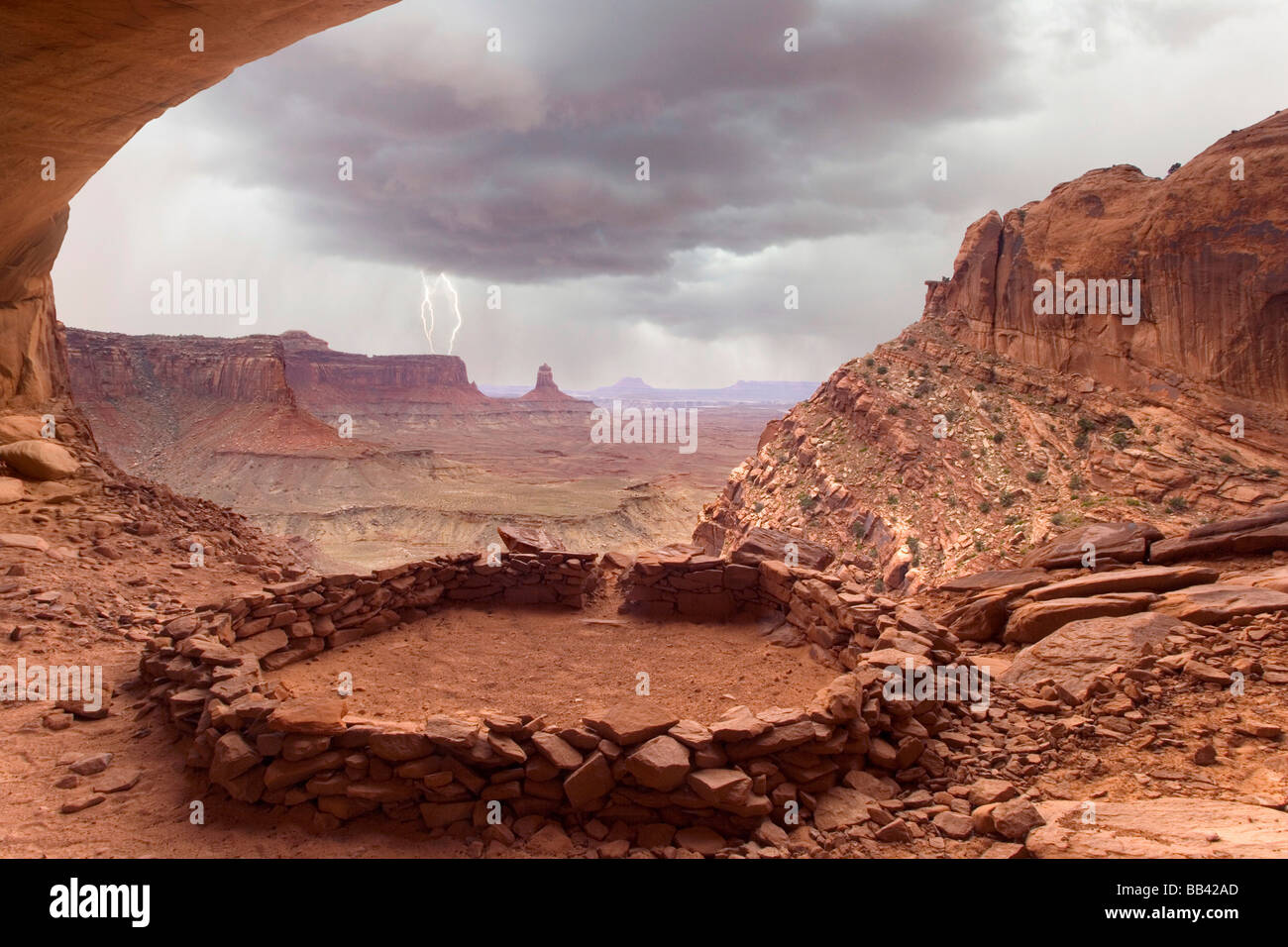 USA, Utah, Canyonlands National Park. View of Anasazi ruin with ...