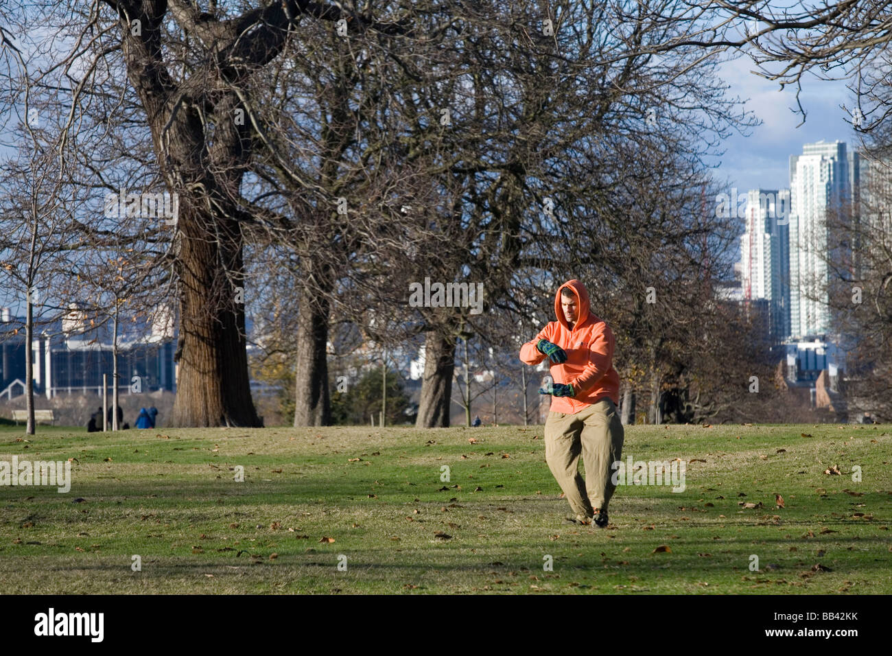 Tai chi uk park hi-res stock photography and images - Alamy